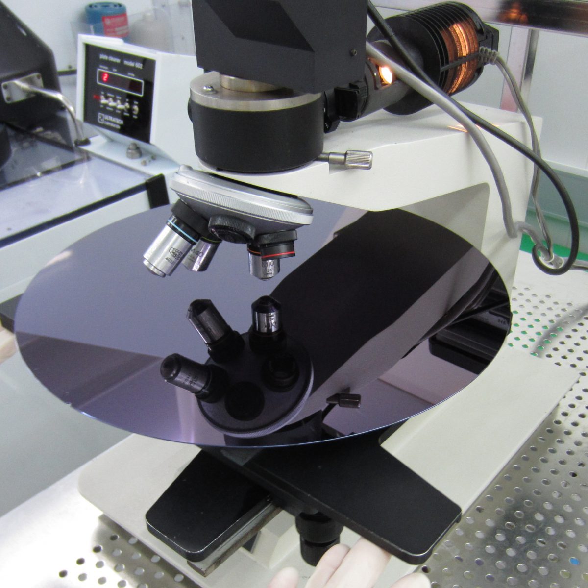 300mm wafer being measured(cropped) - Australian National Fabrication ...